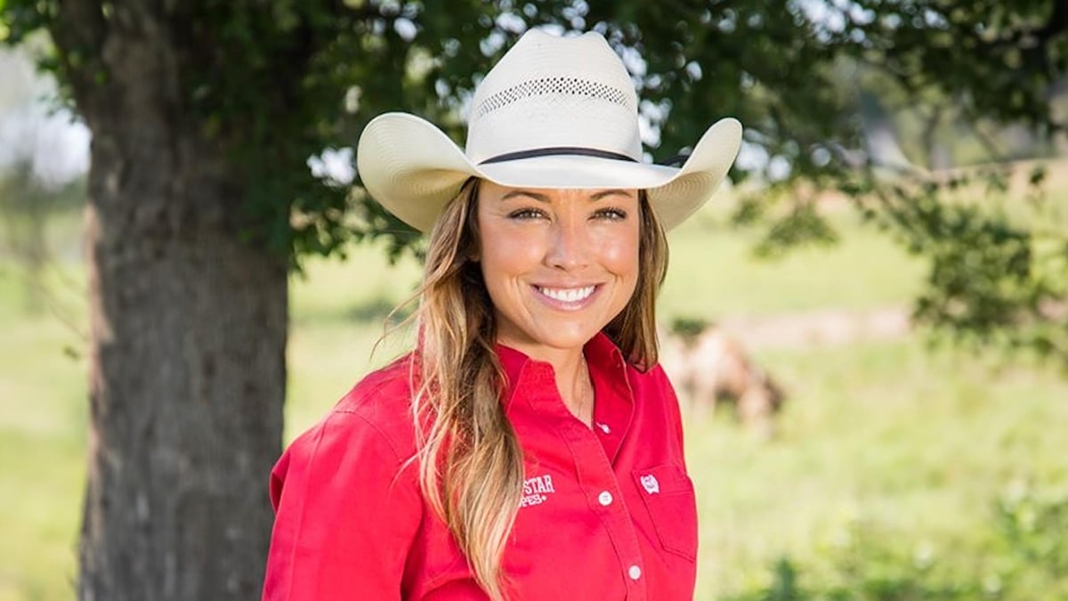 Meet Jordan Jo Hollabaugh, Breakaway Roper, AgTruckTrader Pro Rodeo Team